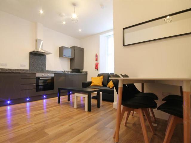 2 bedroom apartment to rent