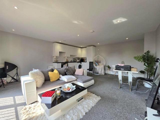 2 bedroom apartment to rent