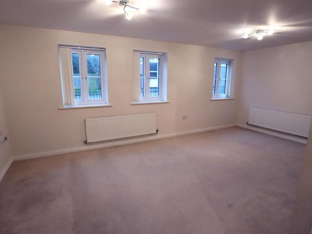 2 bedroom apartment to rent