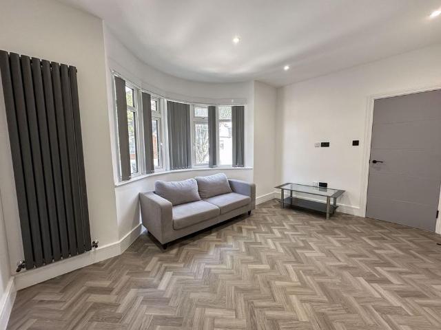 2 bedroom apartment to rent
