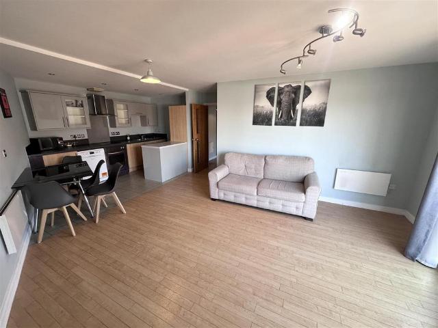 2 bedroom apartment to rent