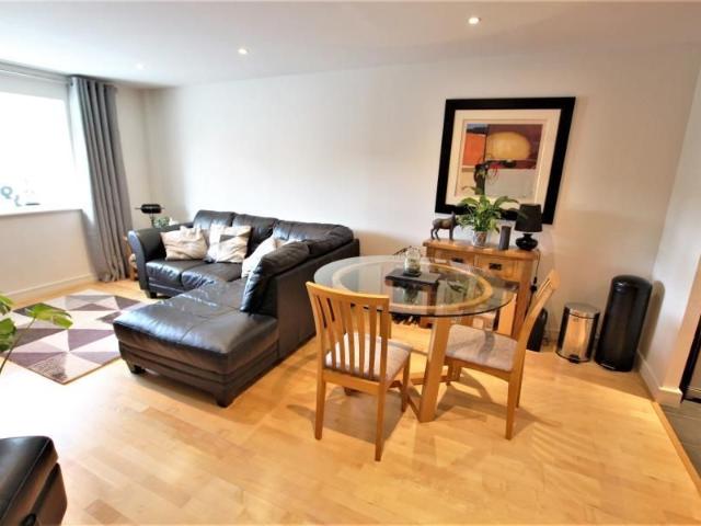 2 bedroom apartment to rent