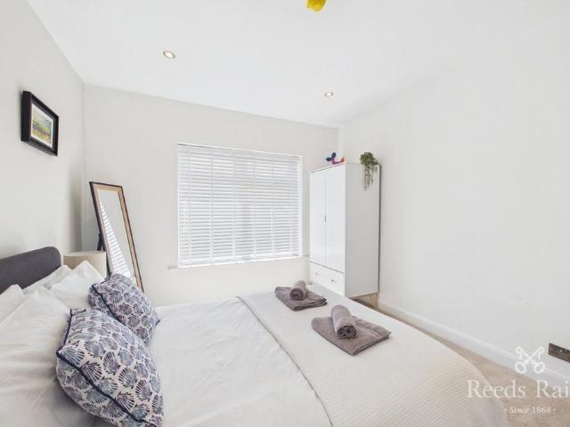 2 bedroom apartment to rent