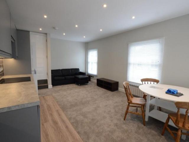 2 bedroom apartment to rent