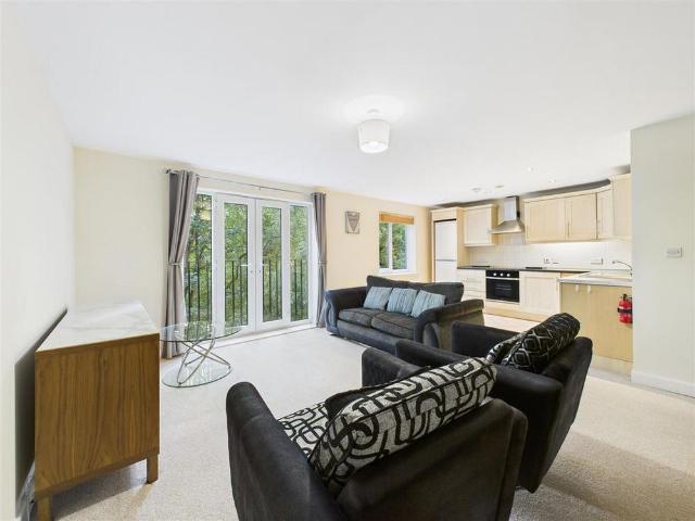 2 bedroom apartment to rent