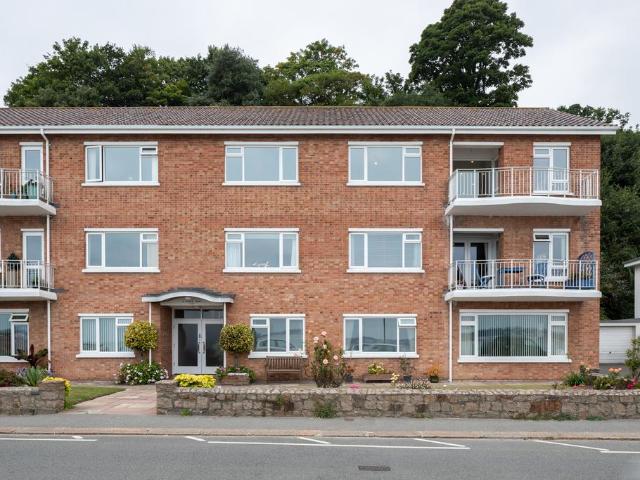 2 bedroom apartment to rent