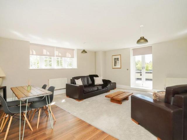 2 bedroom apartment to rent