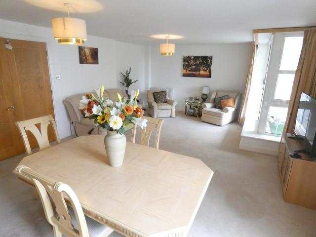 2 bedroom apartment to rent