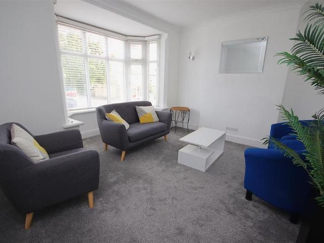 2 bedroom apartment to rent