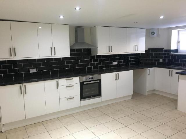 2 bedroom apartment to rent