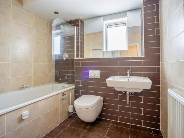 2 bedroom apartment to rent