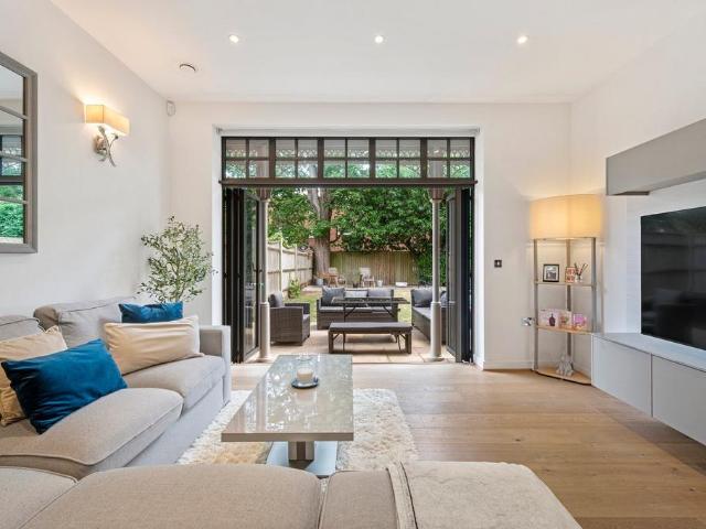 2 bedroom apartment to rent
