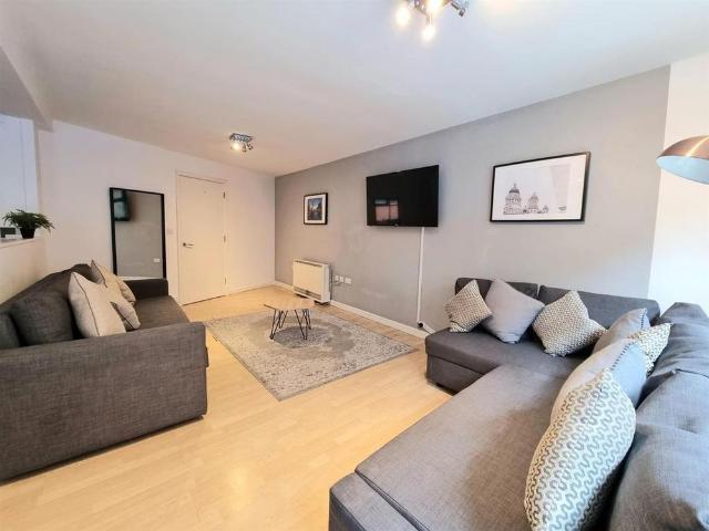 2 bedroom apartment to rent