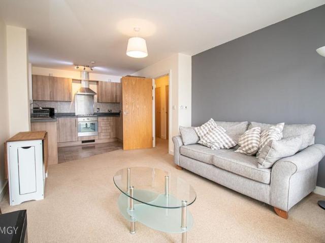2 bedroom apartment to rent