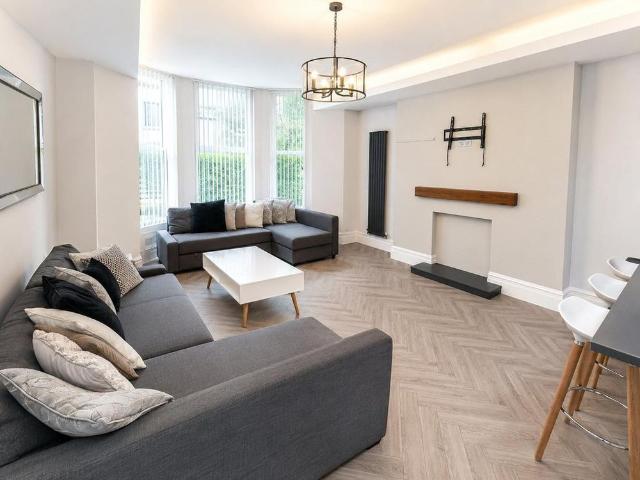 2 bedroom apartment to rent