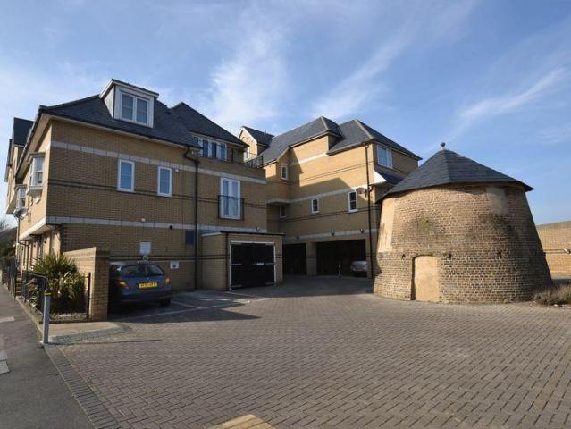 2 bedroom apartment to rent