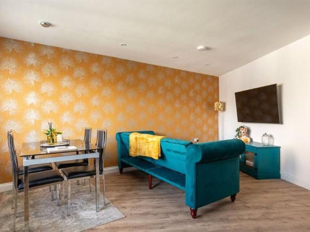 2 bedroom apartment to rent