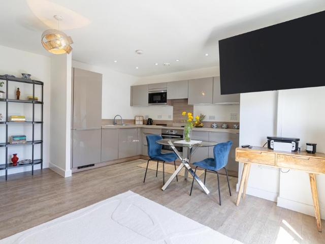 2 bedroom apartment to rent