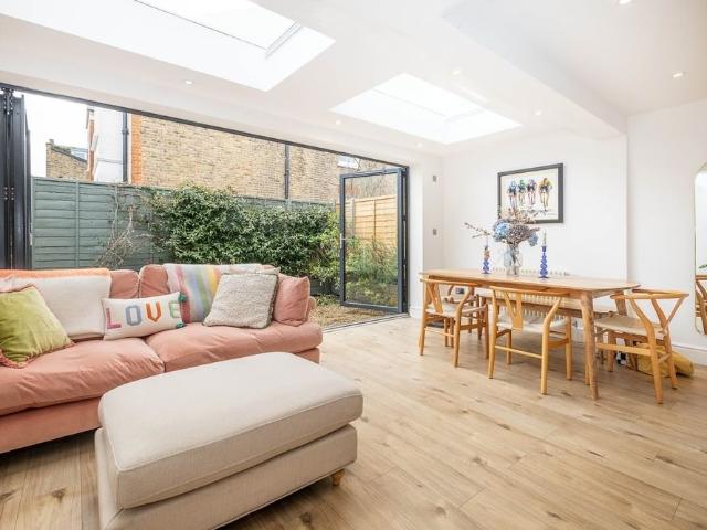 2 bedroom apartment to rent