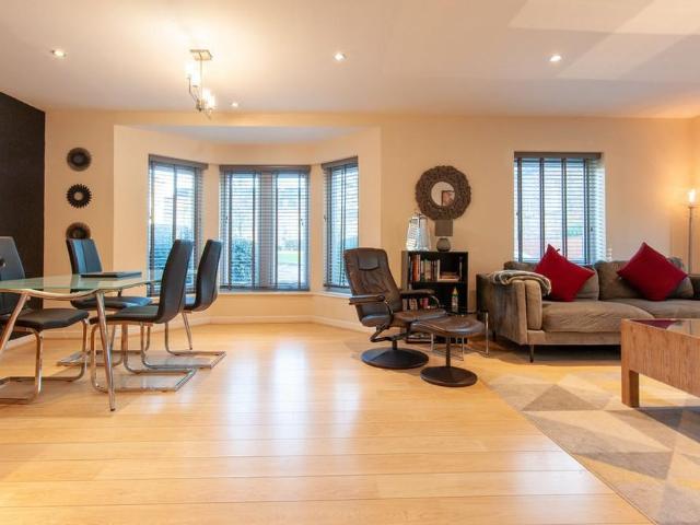 2 bedroom apartment to rent