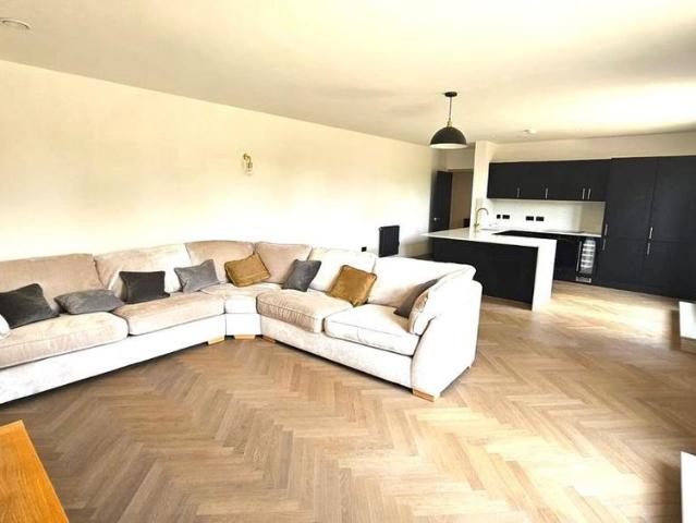 2 bedroom apartment to rent