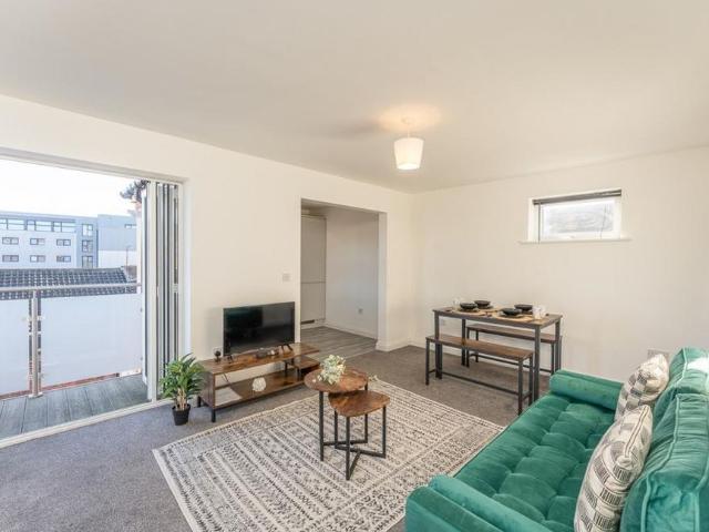 2 bedroom apartment to rent