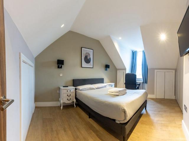 2 bedroom apartment to rent
