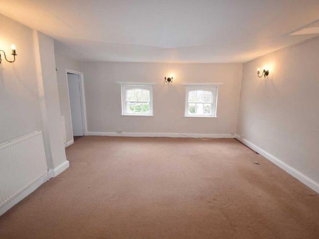 2 bedroom apartment to rent