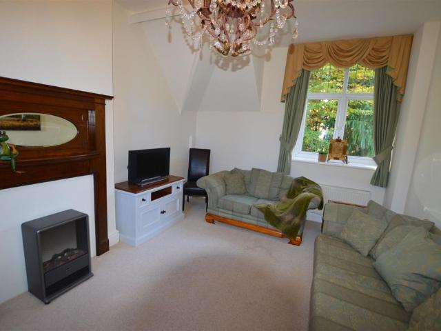 2 bedroom apartment to rent