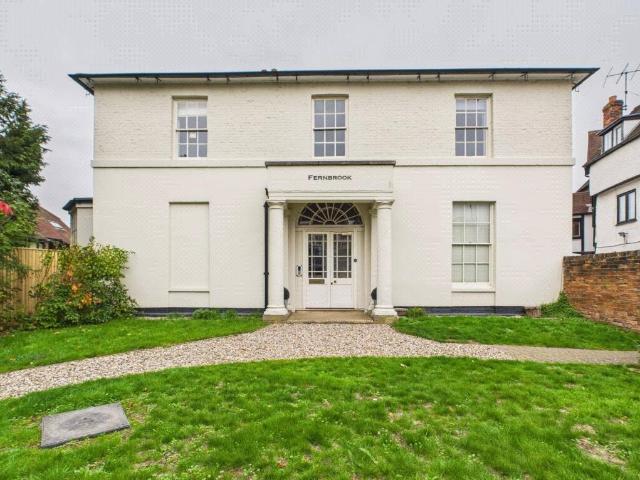 2 bedroom apartment to rent
