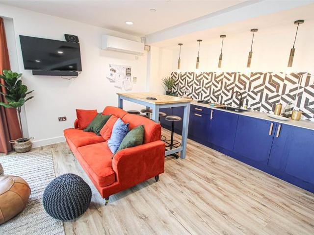2 bedroom apartment to rent