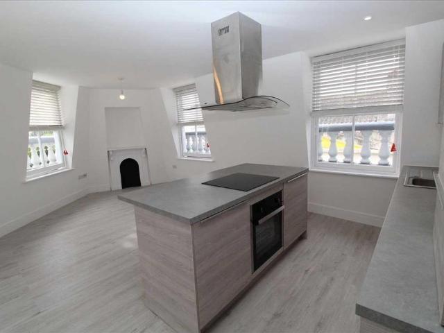 2 bedroom apartment to rent