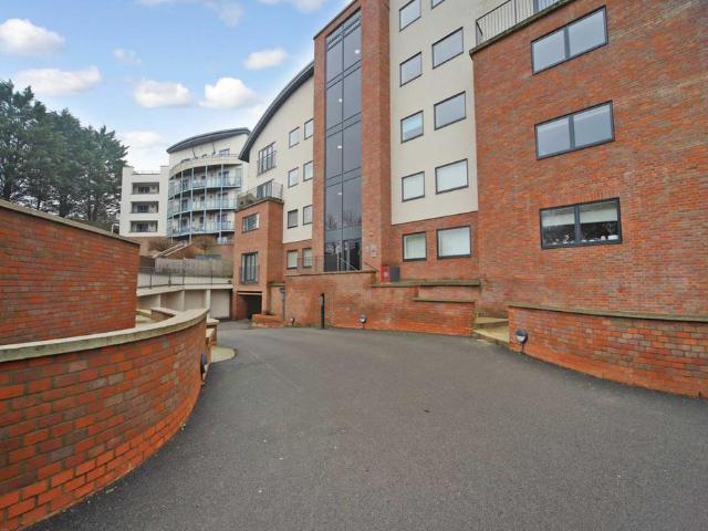 2 bedroom apartment to rent