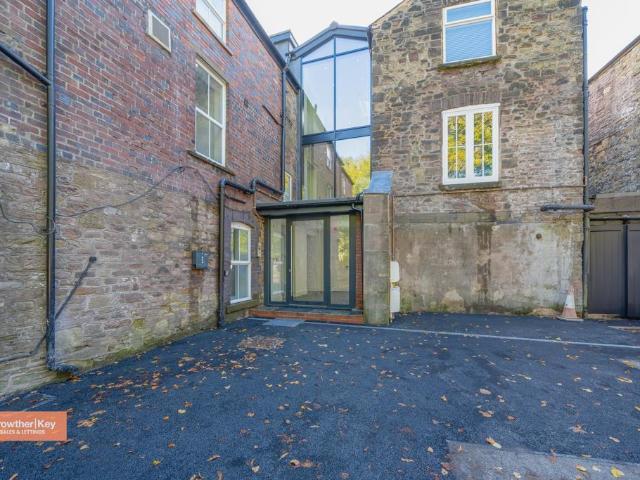 2 bedroom apartment to rent