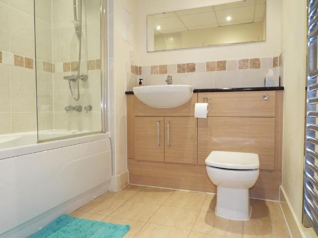 2 bedroom apartment to rent
