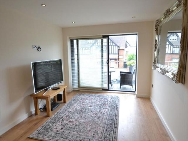 2 bedroom apartment to rent