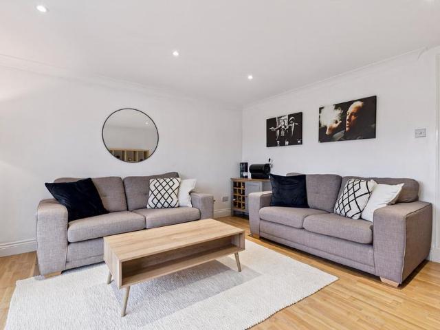 2 bedroom apartment to rent