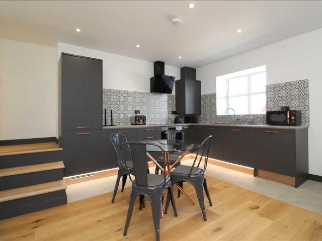 2 bedroom apartment to rent