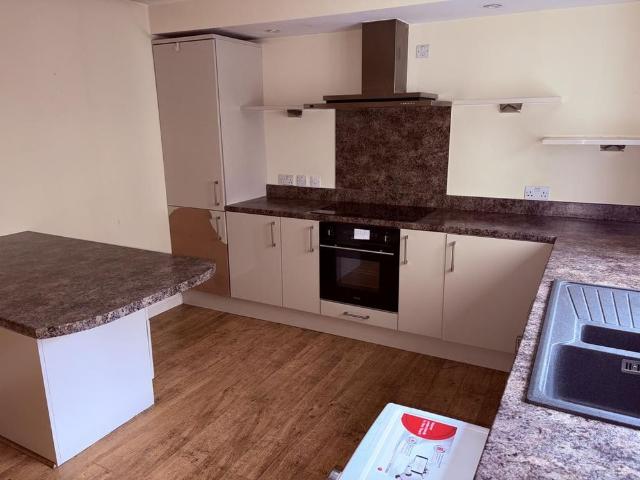 2 bedroom apartment to rent