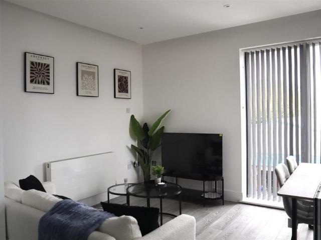 2 bedroom apartment to rent