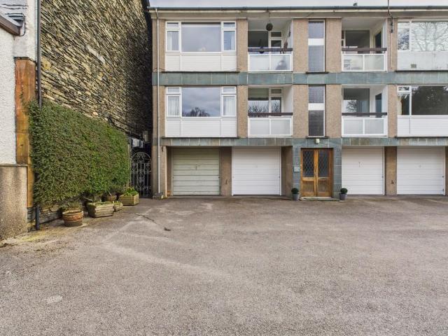 2 bedroom apartment to rent