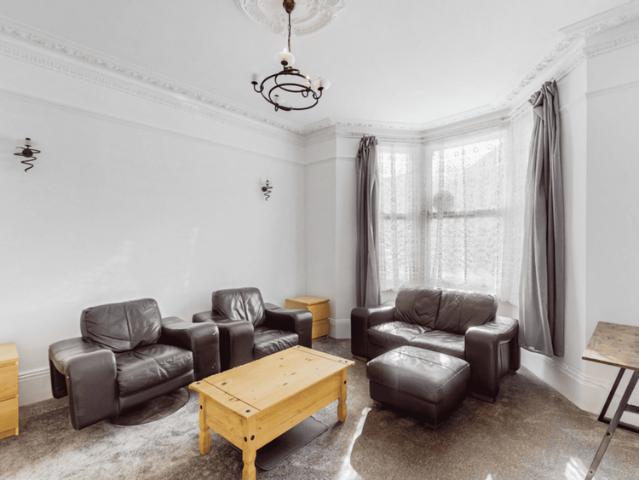 2 bedroom apartment to rent