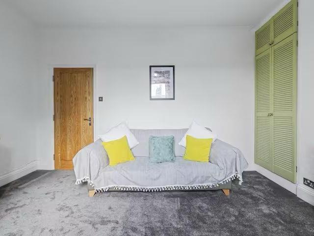 2 bedroom apartment to rent