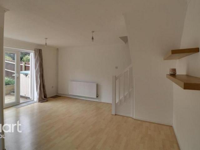 2 bedroom end of terrace house to rent