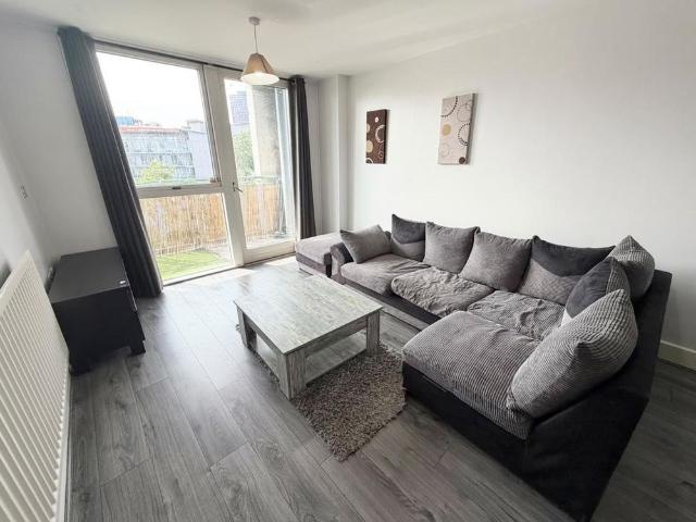 2 bedroom apartment to rent