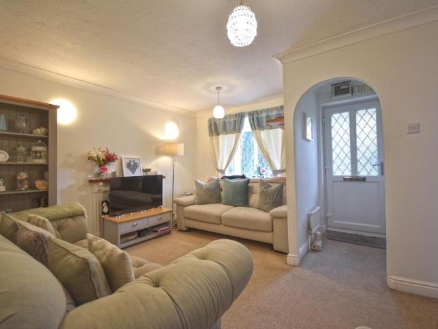 2 bedroom apartment to rent