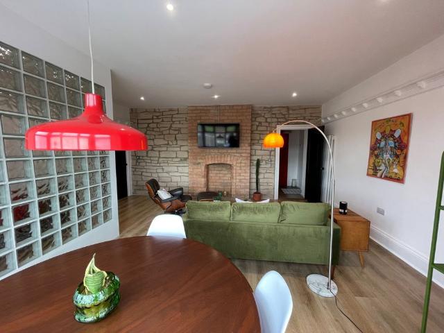 2 bedroom apartment to rent