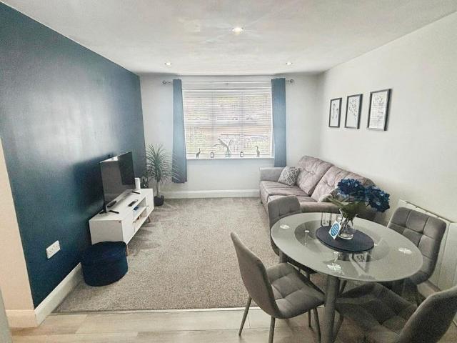 2 bedroom apartment to rent