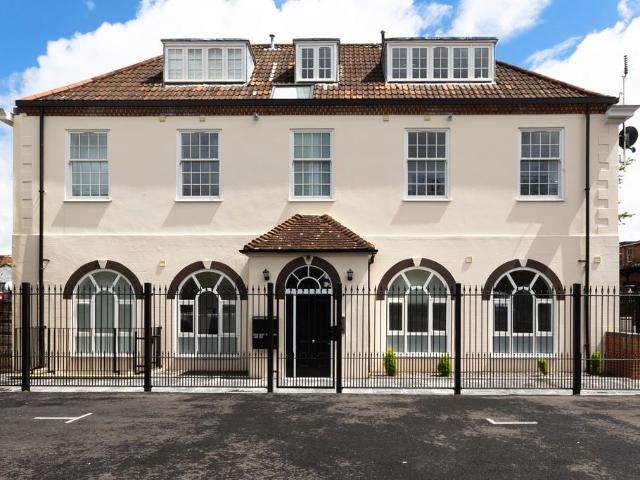 2 bedroom apartment to rent