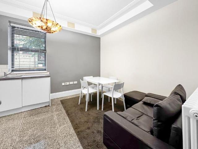 2 bedroom apartment to rent